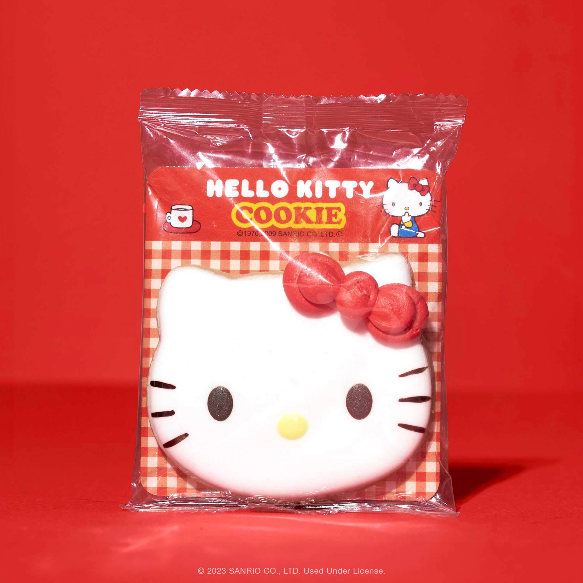 Hello Kitty Frosted Cookie (1 piece) – Bokksu